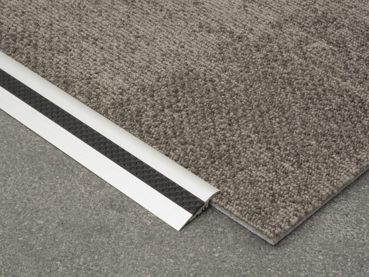 DT028: Carpet To Bare Floor Anti-Slip Transition | Tredsafe
